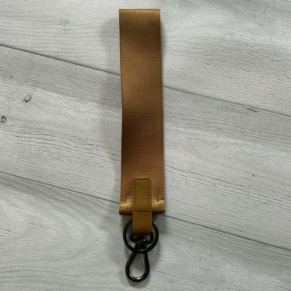 lululemon athletica | Accessories | Lululemon Never Lost Keychain ...